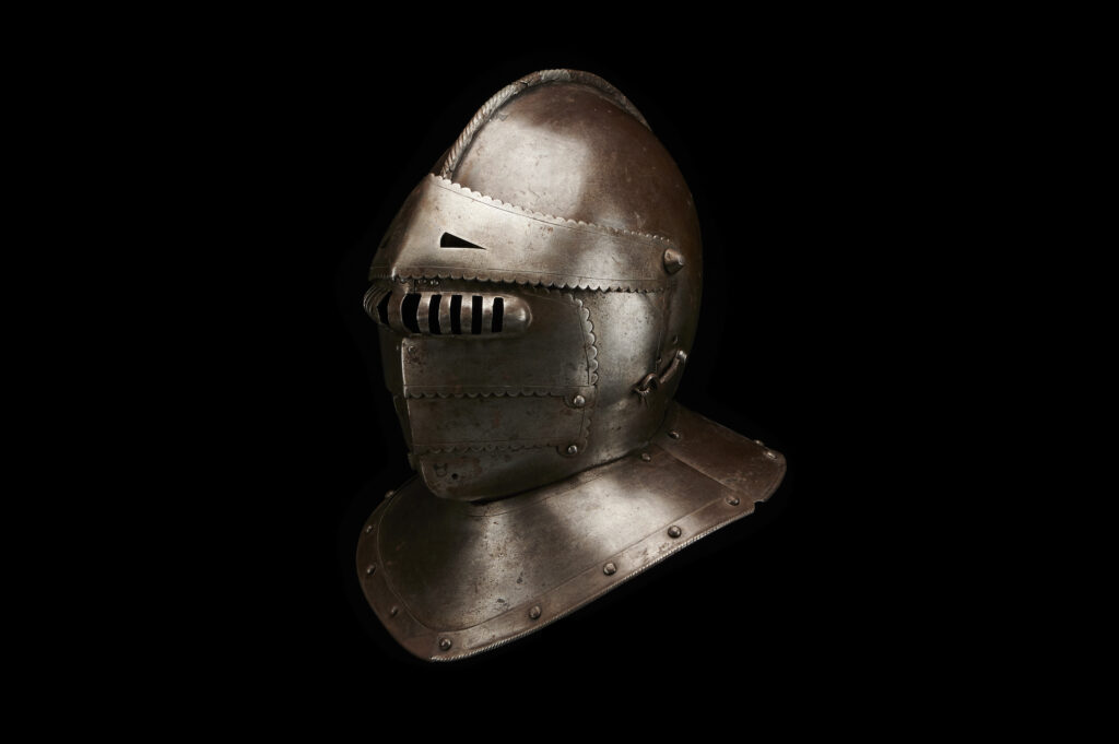 ITALIAN CLOSE HELMET, 17TH CENTURY