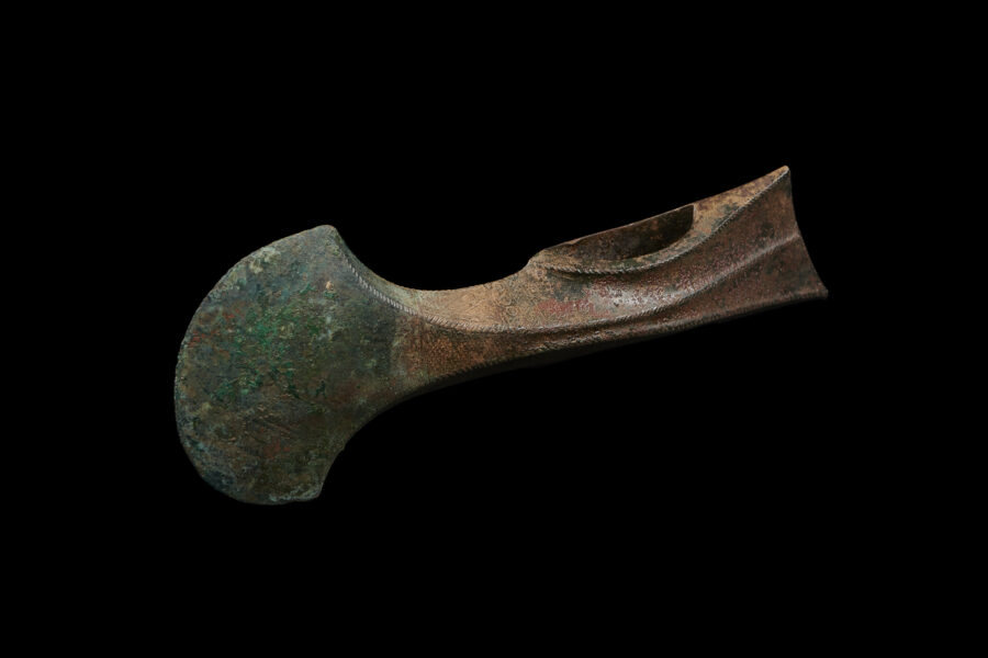 BRONZE BATTLE AXE OF KOBAN CULTURE, 9TH-7TH CENTURY B.C.