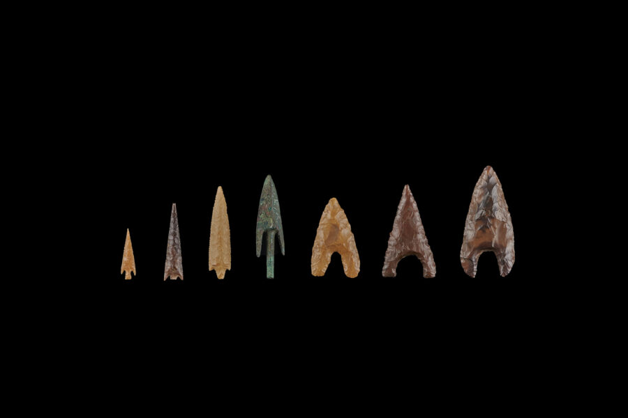 a-collection-of-7-ancient-egyptian-arrowheads-from-naqada-ii-till-1000-b-c